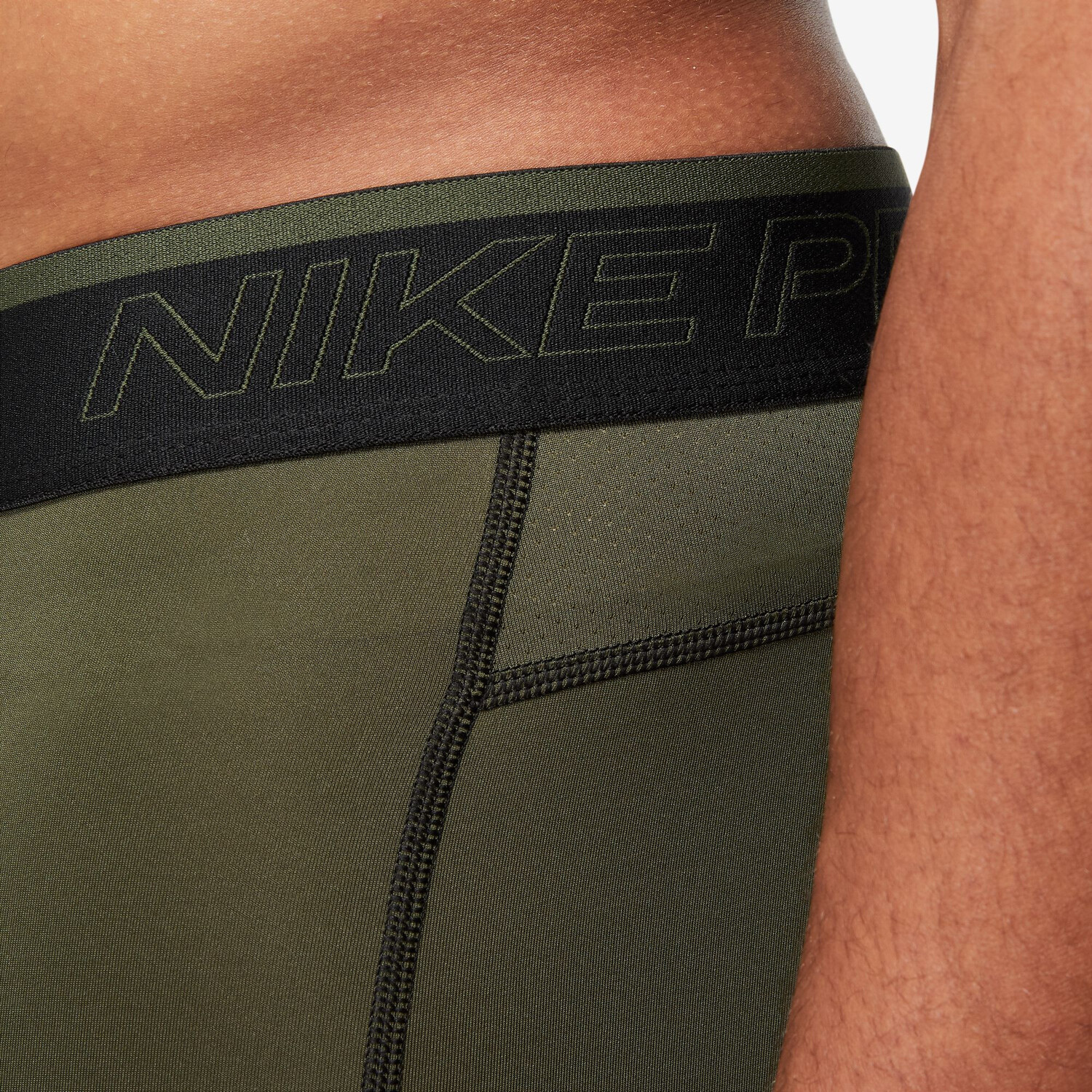 Sous-short Nike Pro vert noir sur Foot.fr