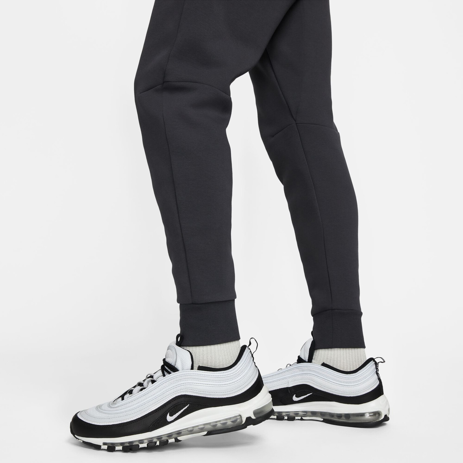 Pantalon survêtement Nike Tech Fleece gris jaune sur Foot.fr