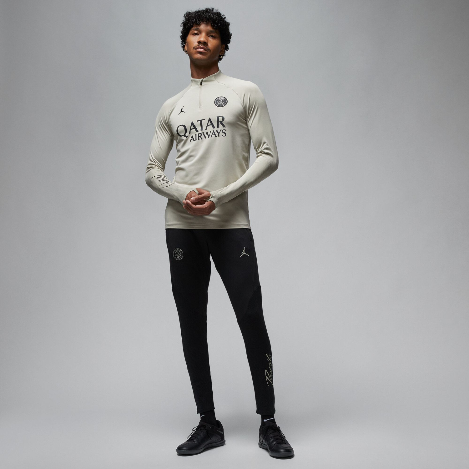 Sweat zippé PSG Strike beige 2023/24 sur Foot.fr