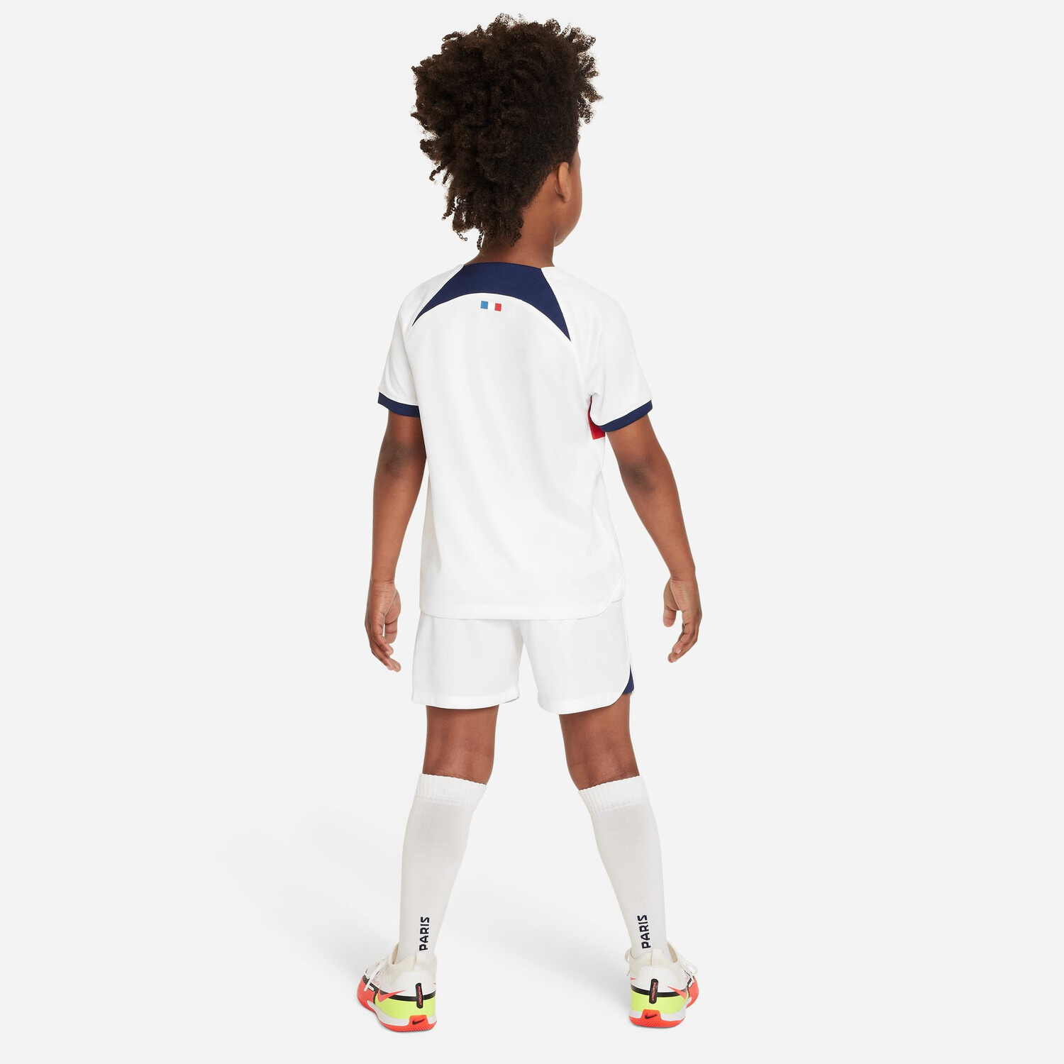 Tenue enfant PSG extérieur 2023/24 sur Foot.fr