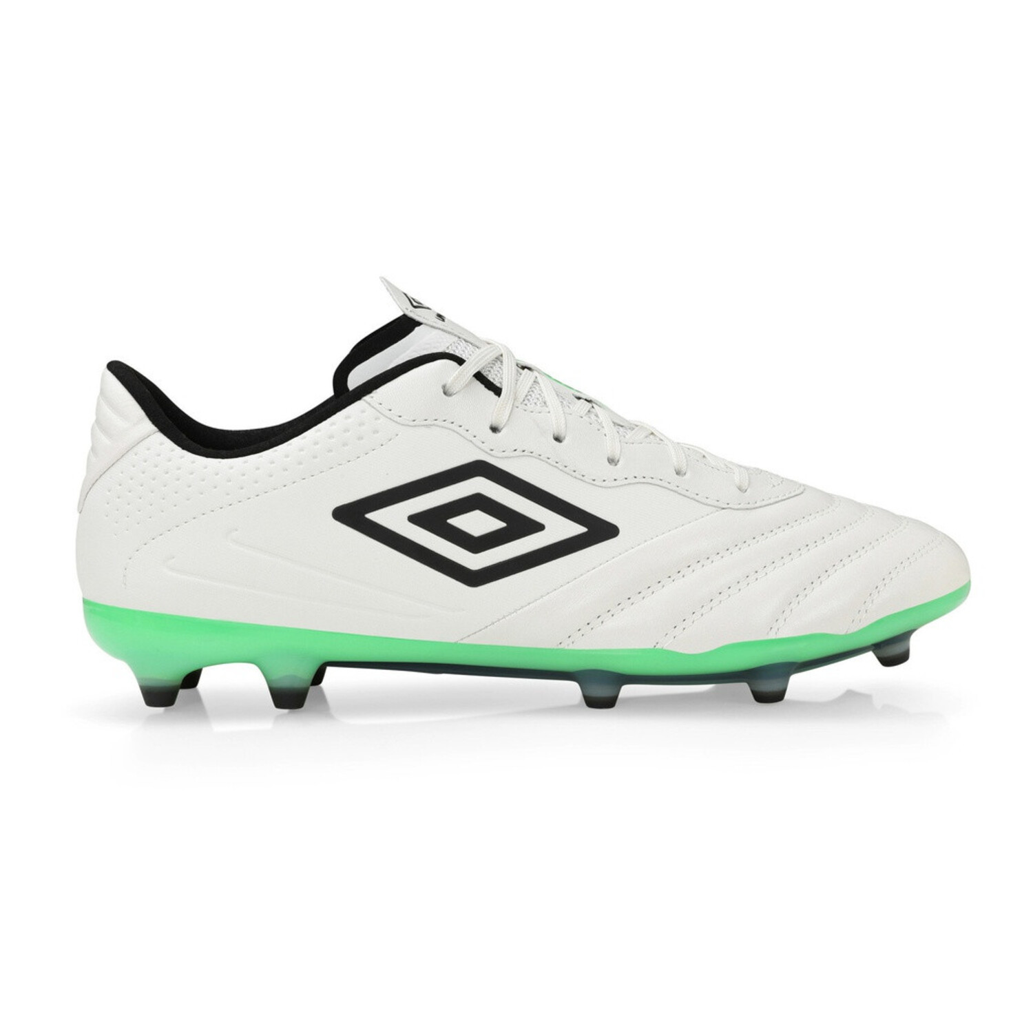 Umbro Tocco III Pro FG blanc vert sur Foot.fr