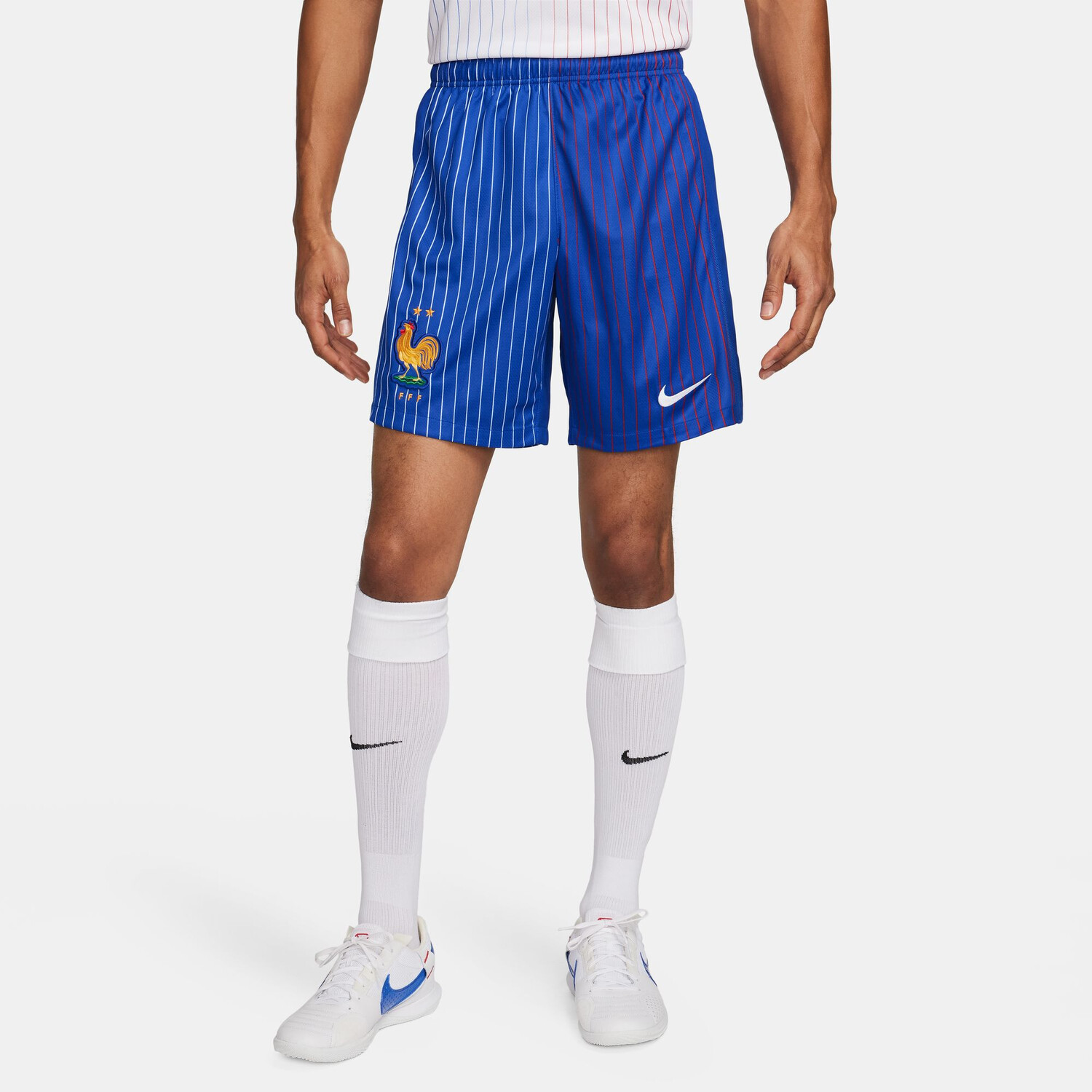 Short Equipe de France extérieur 2024 sur Foot.fr