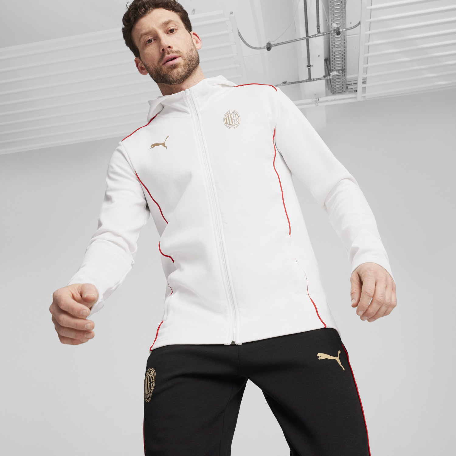 Veste survêtement Milan AC Casual blanc rouge 2024/25 sur Foot.fr