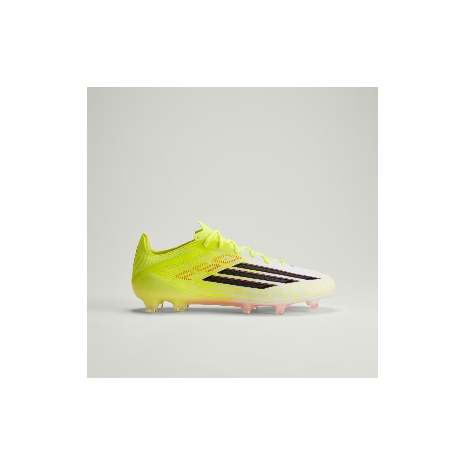 Crampons Adidas F50 : Chaussures de Foot Vitesse & Performance - Foot.fr